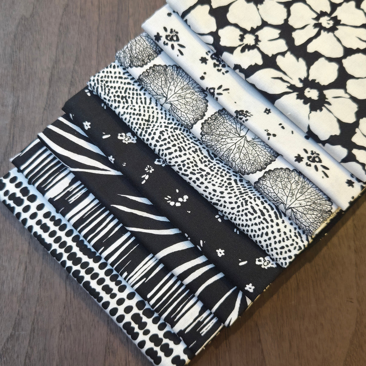 Ink & Earth Fat Quarter Pack - 8pcs – The Cloth Shop