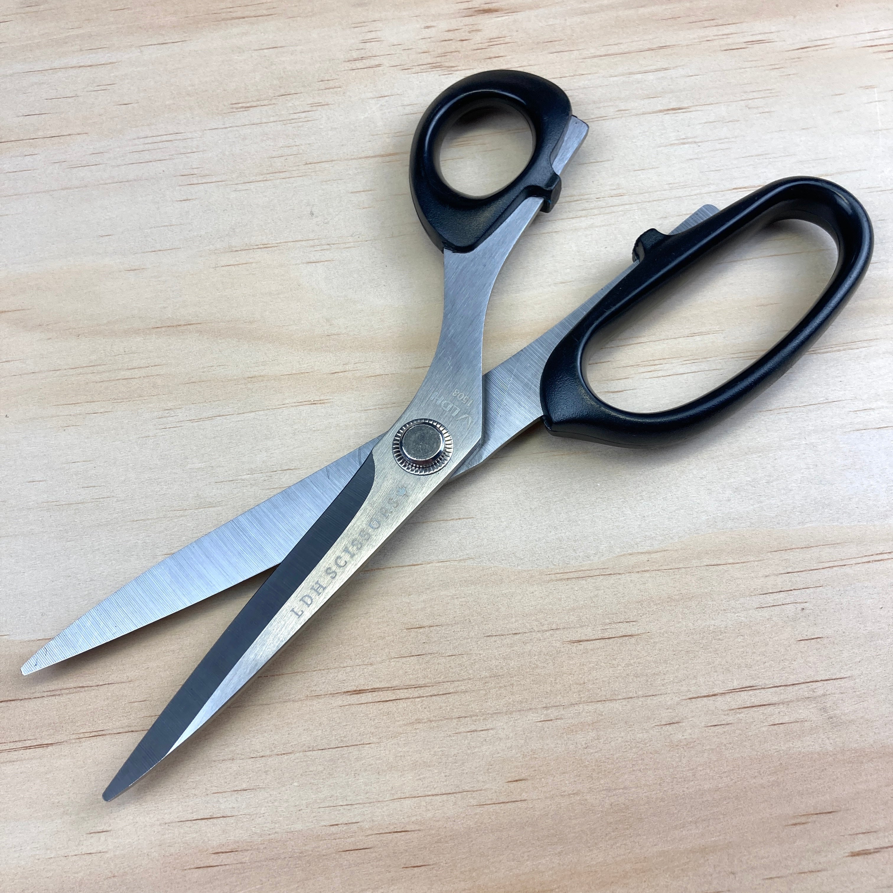 LDH 8 Lightweight Fabric Scissors The Cloth Shop